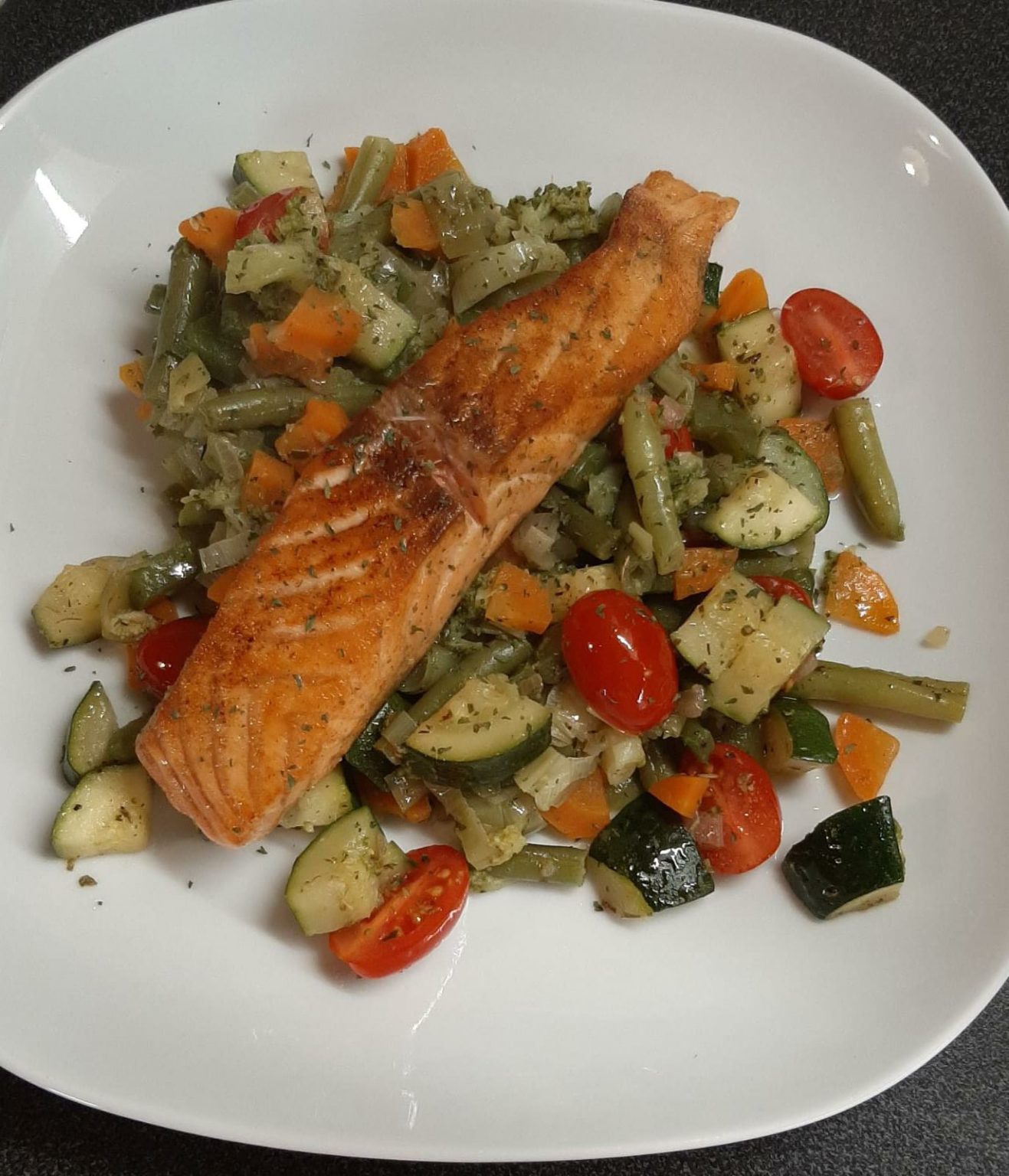 Lachsfilet auf Gemüse (Low Carb) – Ladys Koch- und Backblog